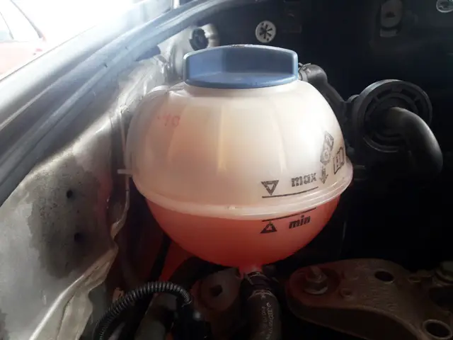 HOW TO CHECK ENGINE COOLANT LEVEL-APPLIES TO ALL CARS HOW TO CHECK ENGINE COOLANT LEVEL-APPLIES TO ALL CARS